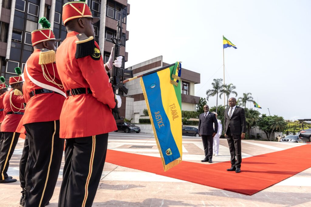 The Ambassador of Burundi to the Gabonese Republic presents his letters ...