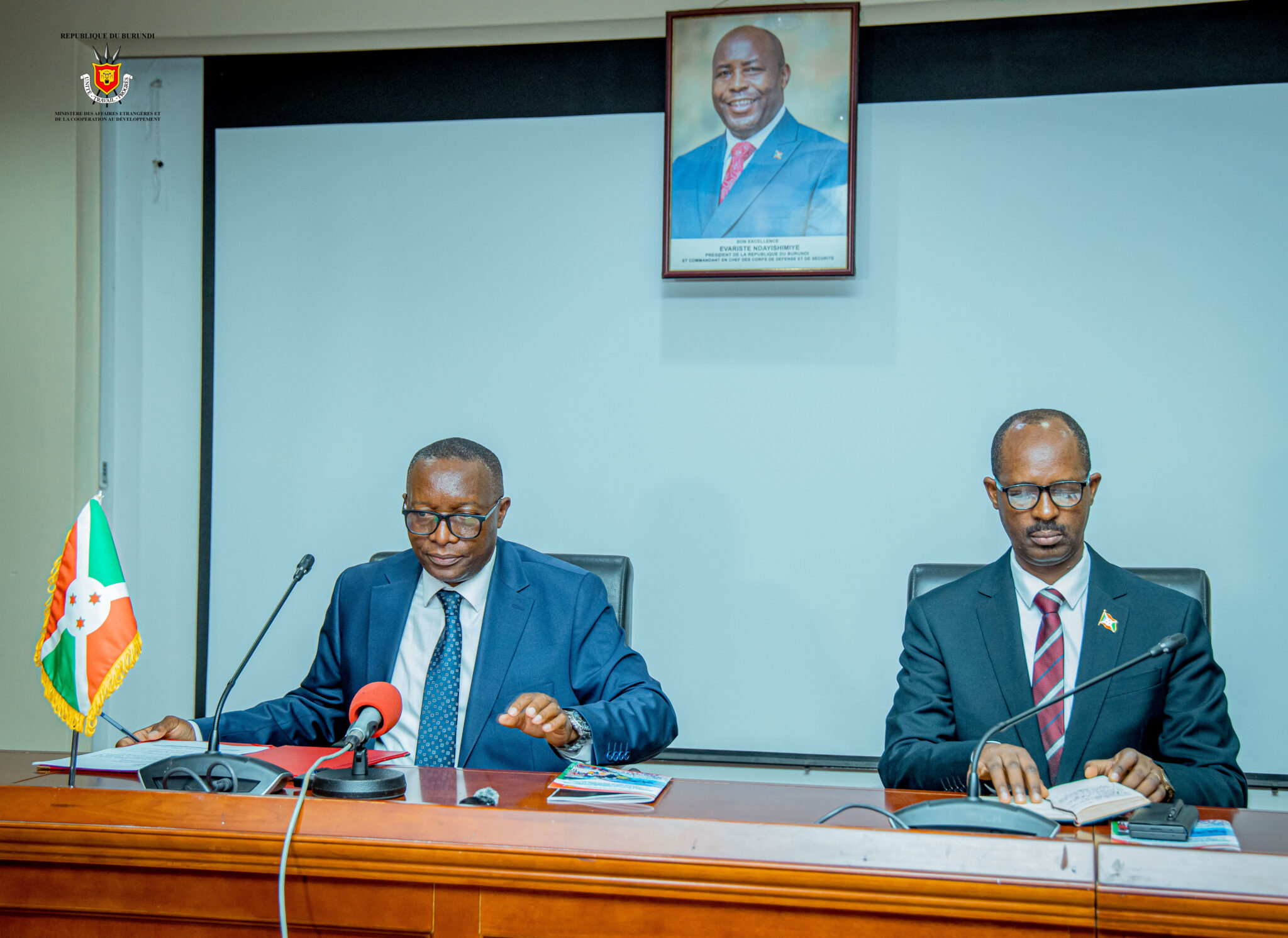 Meeting of His Excellency the Minister with the Diplomatic and Consular ...